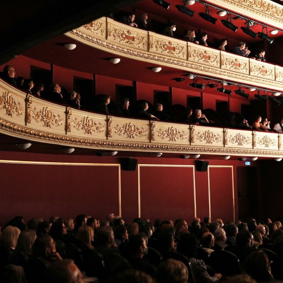 ΔΕΚΕΜΒΡΙΟΣ ΣΤΟ ΔΗΜΟΤΙΚΟ ΘΕΑΤΡΟ ΠΕΙΡΑΙΑ - Δημοτικό Θέατρο Πειραιά